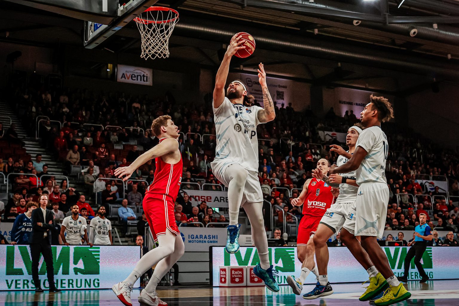 Ein Run genügt Bamberg beim 98:83 gegen die MLP Academics - MLP ...
