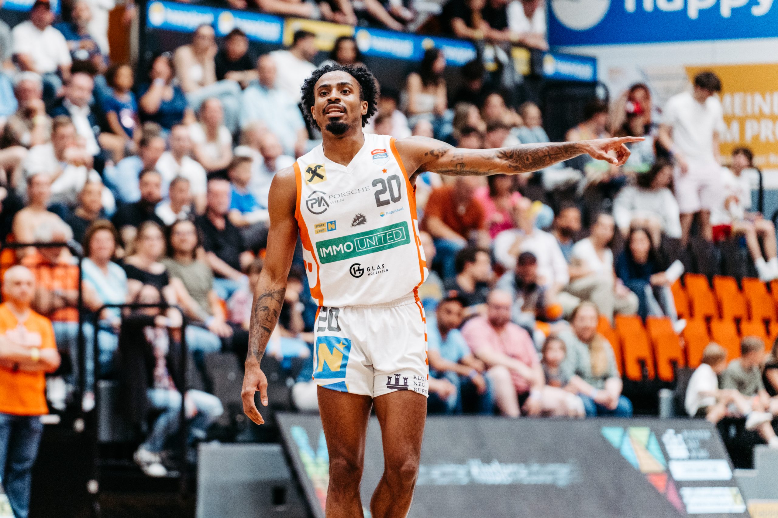 Topscorer und MVP: Michael Weathers verstärkt die Academics auf den ...